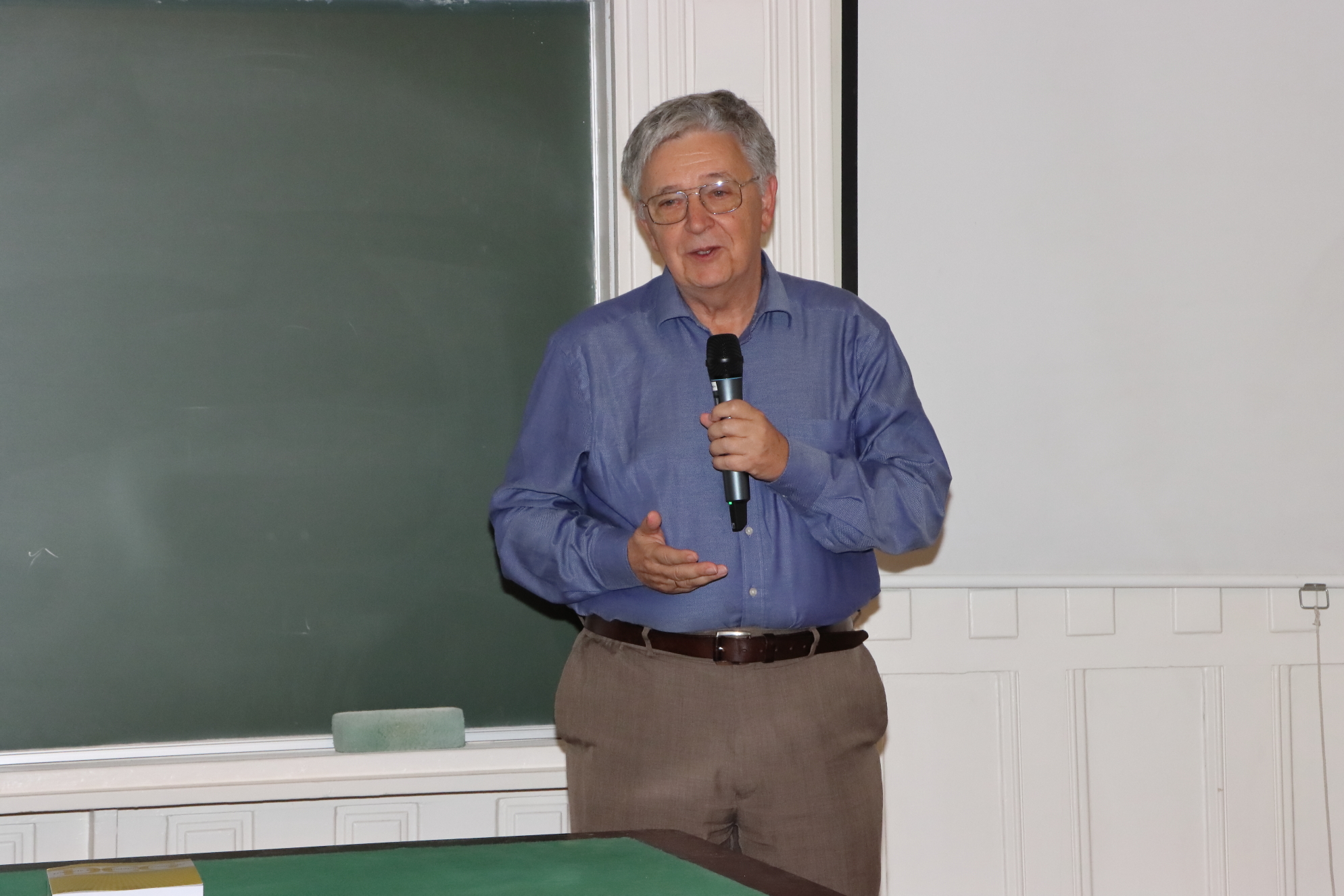 Az Erdős Center első két éve - Érintő - Elektronikus Matematikai Lapok